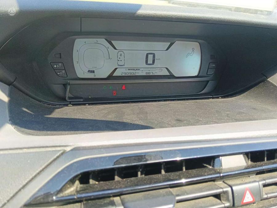 Brown Citroen c4-picasso 2017 in Marijampole, with an engine capacity of 1.56 L and mileage of 291 thousand km for 3650 €, photo 22 on AUTOMOTO.COM.LV