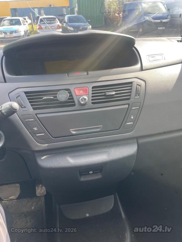 Brūns Citroen c4-picasso 2010 Tallina, ar dzinēja tilpumu 1.60 L un nobraukumu 279 tūkst. km par 1900 €, foto 10 vietnē AUTOMOTO.COM.LV