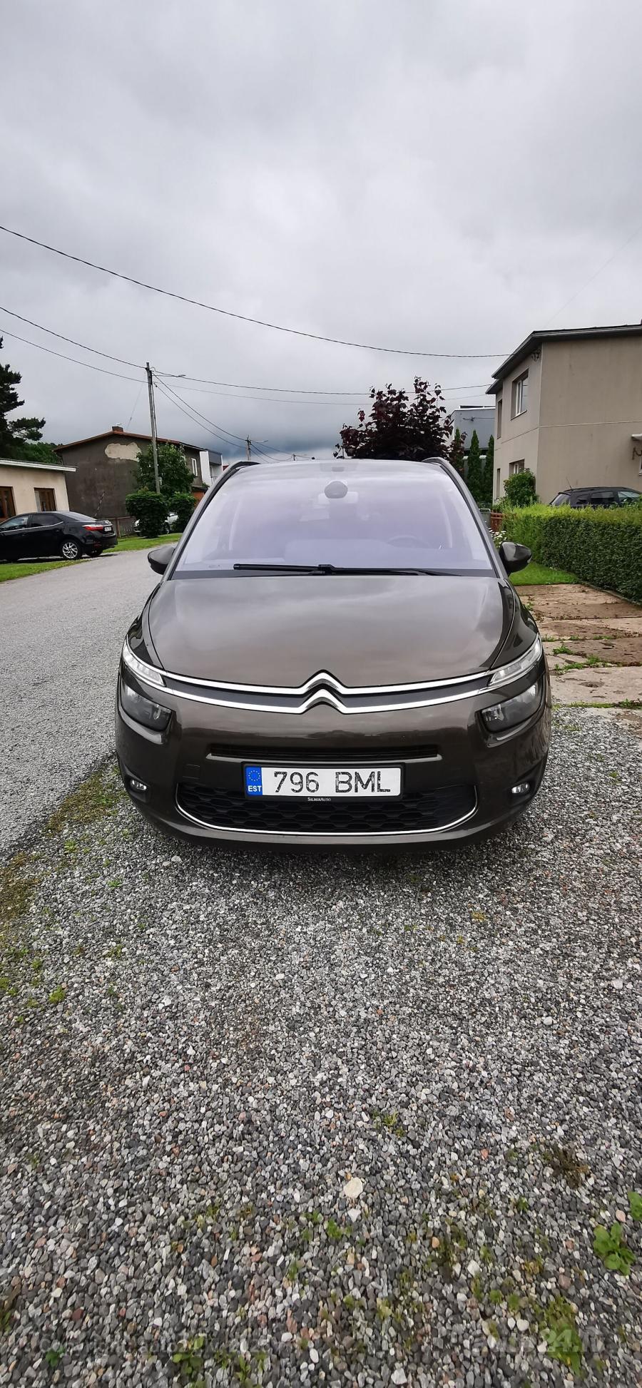 Brown Citroen c4-picasso 2014 in Tallinn, with an engine capacity of 1.60 L and mileage of 251 thousand km for 6999 €, photo 5 on AUTOMOTO.COM.LV