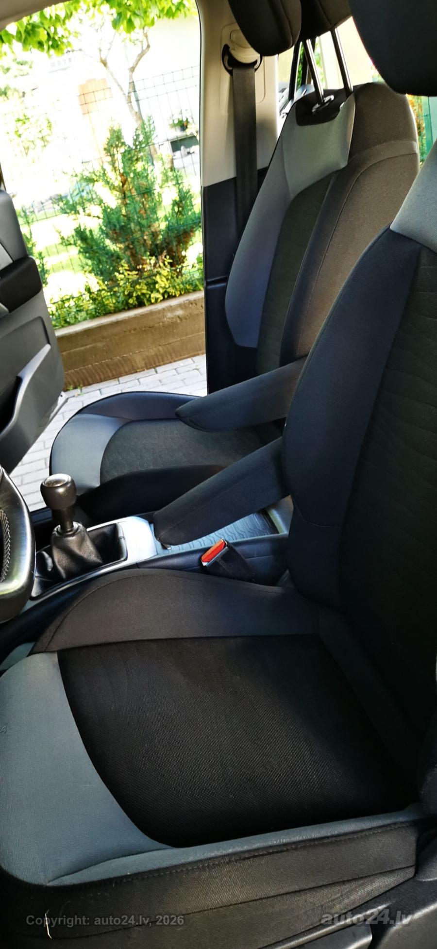 Brown Citroen c4-picasso 2014 in Tallinn, with an engine capacity of 1.60 L and mileage of 251 thousand km for 6999 €, photo 14 on AUTOMOTO.COM.LV