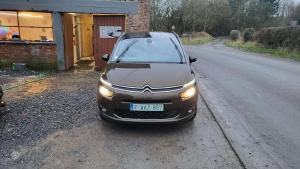 Green Citroen c4-picasso 2015 in Ukmerge, with an engine capacity of 1.60 L and mileage of 210 thousand km for 5450 €, photo 5 on AUTOMOTO.COM.LV