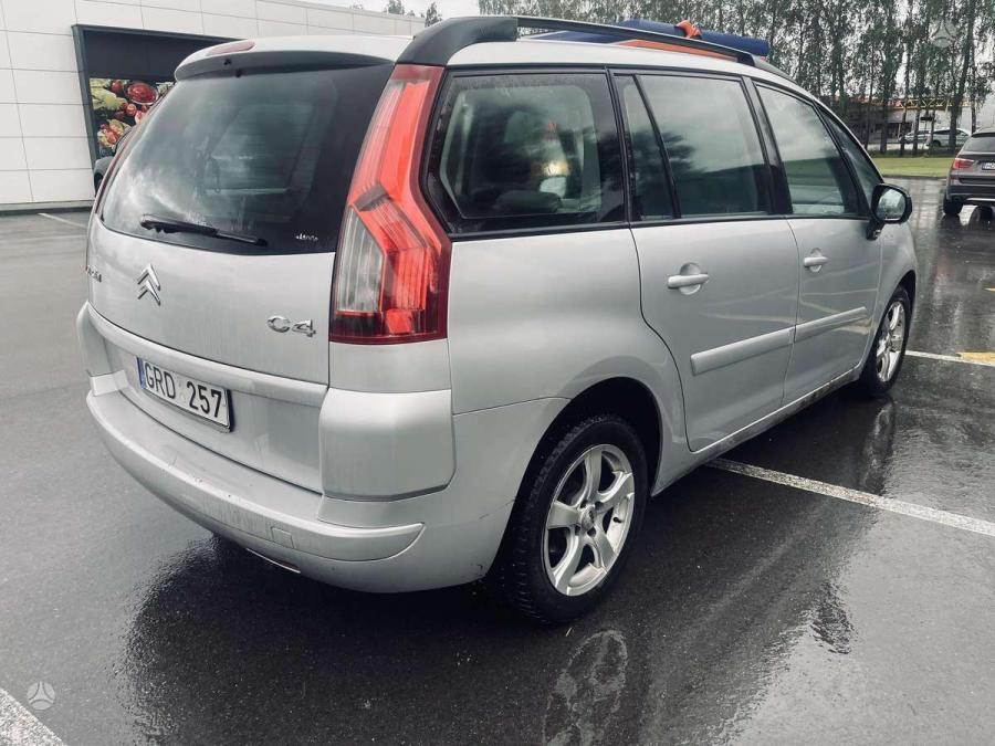 Grey Citroen c4-picasso 2009 in Vilnius, with an engine capacity of 1.60 L and mileage of 285 thousand km for 870 €, photo 4 on AUTOMOTO.COM.LV