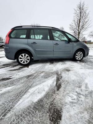 Grey Citroen c4-picasso 2007 in Siauliai, with an engine capacity of 1.56 L and mileage of 225 thousand km for 1890 €, photo 4 on AUTOMOTO.COM.LV