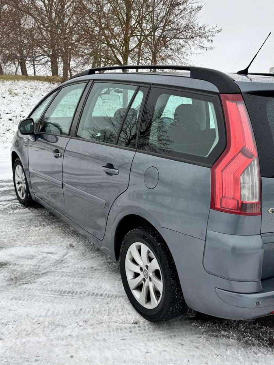 Grey Citroen c4-picasso 2007 in Siauliai, with an engine capacity of 1.56 L and mileage of 225 thousand km for 1890 €, photo 6 on AUTOMOTO.COM.LV