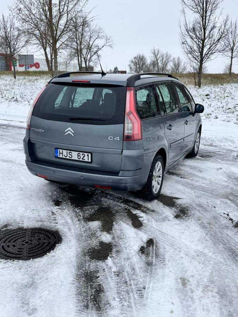 Grey Citroen c4-picasso 2007 in Siauliai, with an engine capacity of 1.56 L and mileage of 225 thousand km for 1890 €, photo 8 on AUTOMOTO.COM.LV
