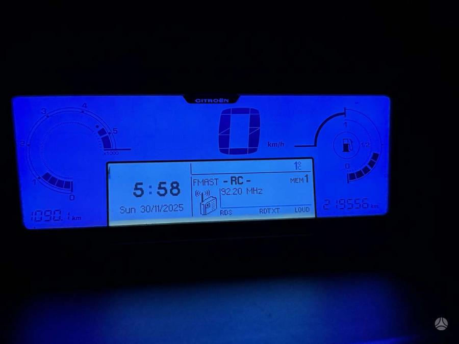 Grey Citroen c4-picasso 2007 in Siauliai, with an engine capacity of 1.56 L and mileage of 225 thousand km for 1890 €, photo 27 on AUTOMOTO.COM.LV