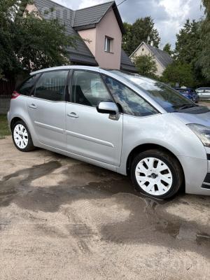 Pelēks Citroen c4-picasso 2009 Daugavpils, ar dzinēja tilpumu 2.00 L un nobraukumu 318 tūkst. km par 3700 €, foto  vietnē AUTOMOTO.COM.LV