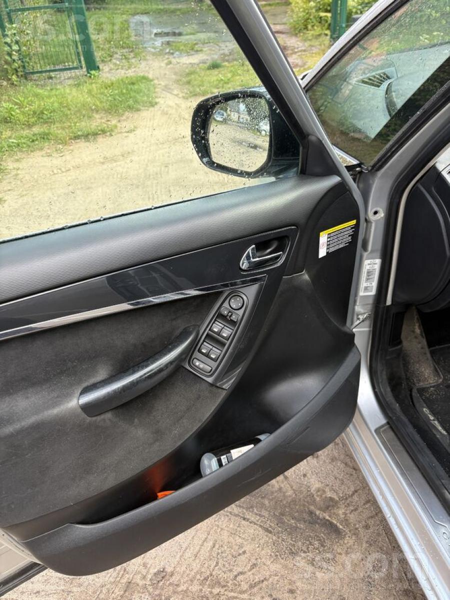 Pelēks Citroen c4-picasso 2009 Daugavpils, ar dzinēja tilpumu 2.00 L un nobraukumu 319 tūkst. km par 2900 €, foto 8 vietnē AUTOMOTO.COM.LV