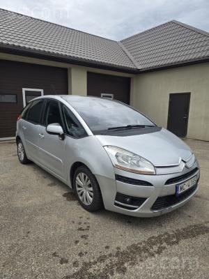 Grey Citroen c4-picasso 2010 in Daugavpils, with an engine capacity of 1.60 L and mileage of 403 thousand km for 1199 €, photo  on AUTOMOTO.COM.LV