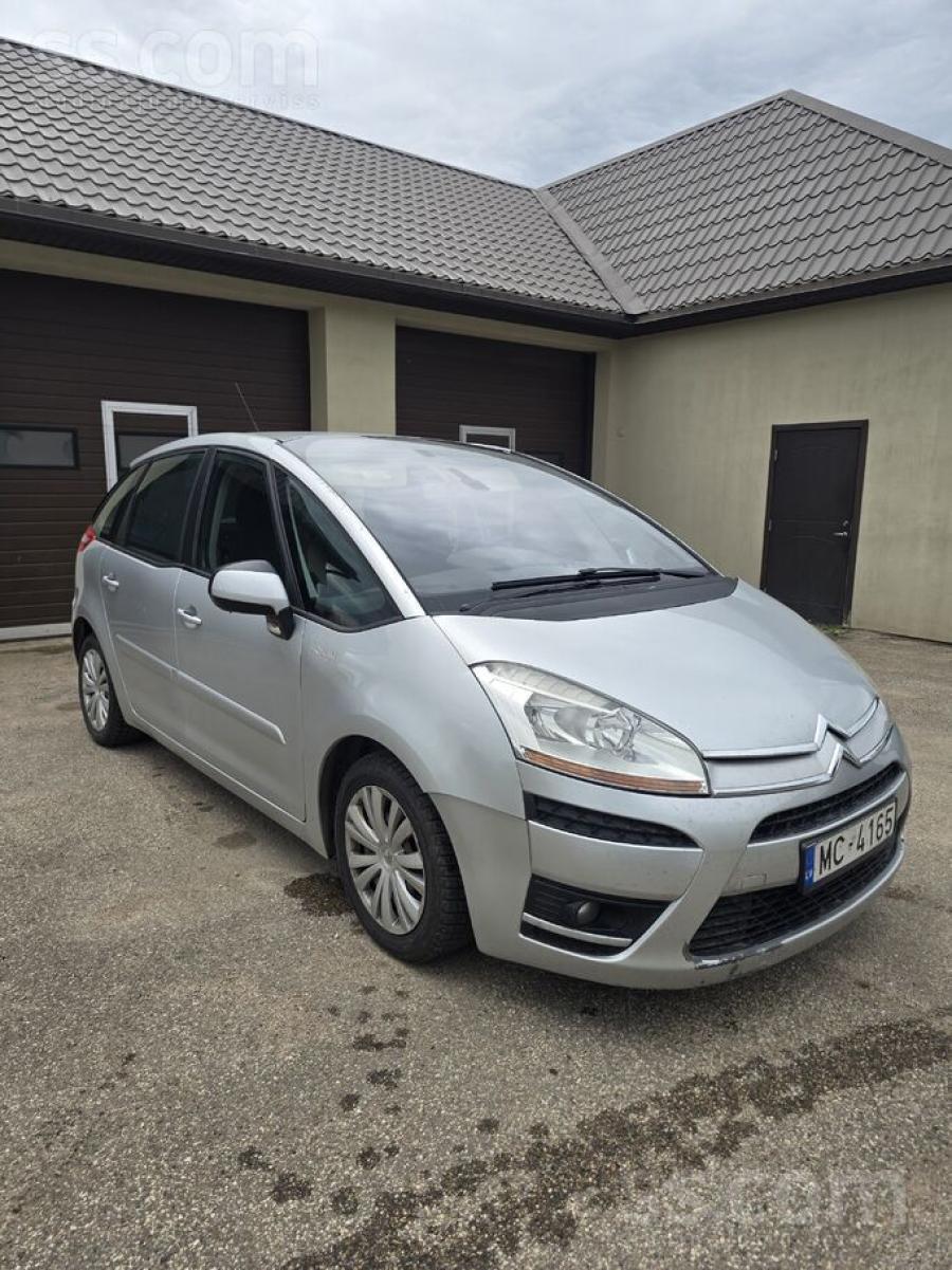 Pelēks Citroen c4-picasso 2010 Daugavpils, ar dzinēja tilpumu 1.60 L un nobraukumu 403 tūkst. km par 1199 €, foto 1 vietnē AUTOMOTO.COM.LV