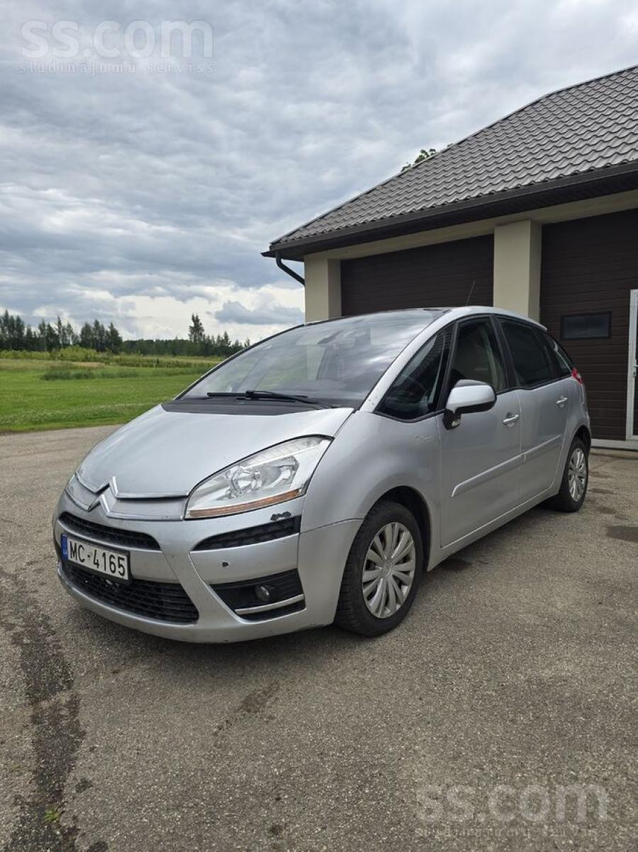 Pelēks Citroen c4-picasso 2010 Daugavpils, ar dzinēja tilpumu 1.60 L un nobraukumu 403 tūkst. km par 1199 €, foto 3 vietnē AUTOMOTO.COM.LV