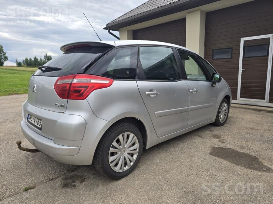 Pelēks Citroen c4-picasso 2010 Daugavpils, ar dzinēja tilpumu 1.60 L un nobraukumu 403 tūkst. km par 1199 €, foto 5 vietnē AUTOMOTO.COM.LV