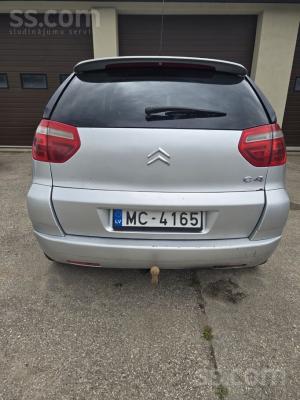 Pelēks Citroen c4-picasso 2010 Daugavpils, ar dzinēja tilpumu 1.60 L un nobraukumu 403 tūkst. km par 1199 €, foto 8 vietnē AUTOMOTO.COM.LV