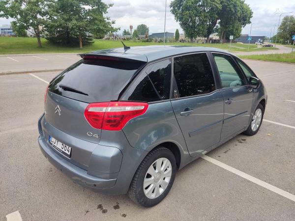 Pelēks Citroen c4-picasso 2010 Tauragė, ar dzinēja tilpumu 1.56 L un nobraukumu 270 tūkst. km par 1750 €, foto 5 vietnē AUTOMOTO.COM.LV