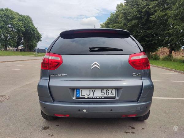 Pelēks Citroen c4-picasso 2010 Tauragė, ar dzinēja tilpumu 1.56 L un nobraukumu 270 tūkst. km par 1750 €, foto 6 vietnē AUTOMOTO.COM.LV