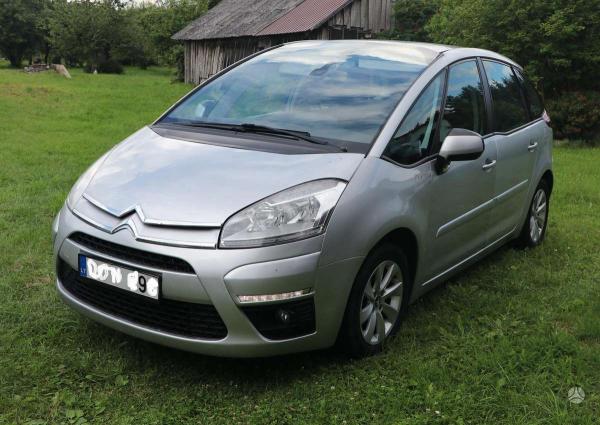 Pelēks Citroen c4-picasso 2011 Vilkaviškis, ar dzinēja tilpumu 1.56 L un nobraukumu 5 tūkst. km par 1500 €, foto 2 vietnē AUTOMOTO.COM.LV