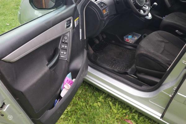 Pelēks Citroen c4-picasso 2011 Vilkaviškis, ar dzinēja tilpumu 1.56 L un nobraukumu 5 tūkst. km par 1500 €, foto 7 vietnē AUTOMOTO.COM.LV