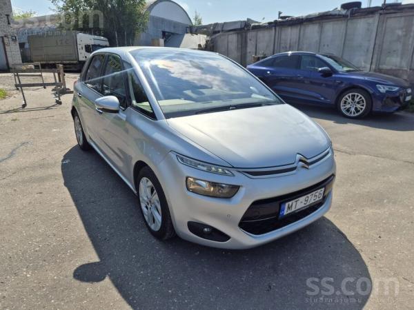 Серый Ситроен С4 Пикассо 2015 в Рига, объемом двигателя 2.00 л и пробегом 228 тыс. км за 6890 €, фото 2 на AUTOMOTO.COM.LV
