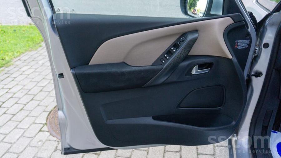 Pelēks Citroen c4-picasso 2015 Rīga, ar dzinēja tilpumu 2.00 L un nobraukumu 228 tūkst. km par 6890 €, foto 23 vietnē AUTOMOTO.COM.LV