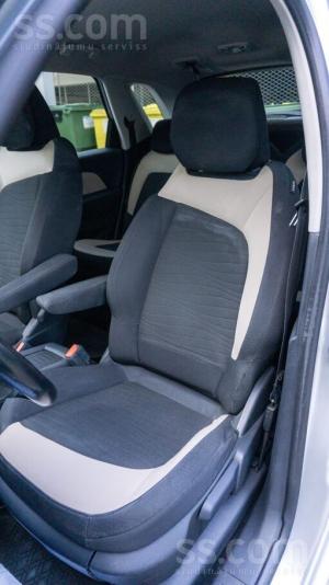Pelēks Citroen c4-picasso 2015 Rīga, ar dzinēja tilpumu 2.00 L un nobraukumu 228 tūkst. km par 6890 €, foto 24 vietnē AUTOMOTO.COM.LV