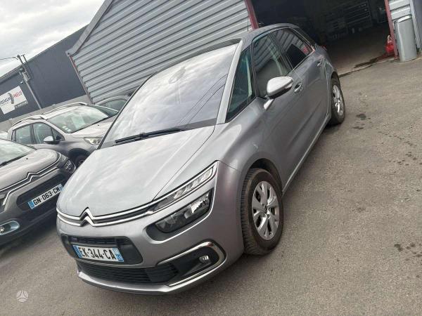 Pelēks Citroen c4-picasso 2017 Kauņa, ar dzinēja tilpumu 1.20 L un nobraukumu 118 tūkst. km par 5590 €, foto 2 vietnē AUTOMOTO.COM.LV