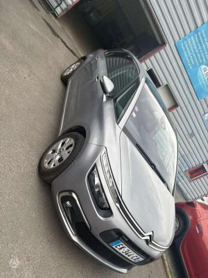 Grey Citroen c4-picasso 2017 in Kaunas, with an engine capacity of 1.20 L and mileage of 118 thousand km for 5590 €, photo 4 on AUTOMOTO.COM.LV