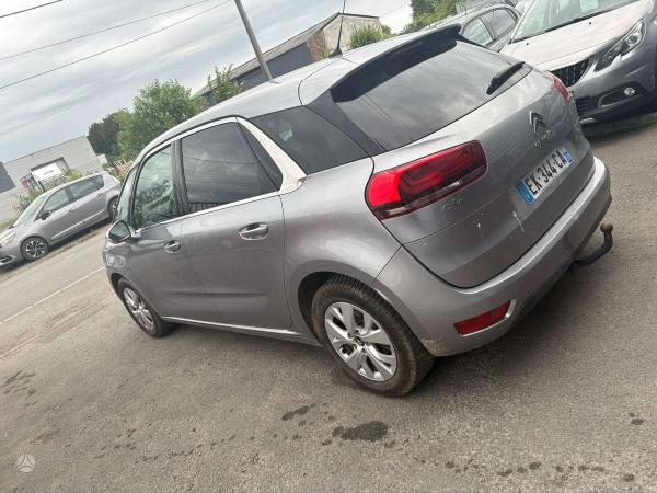 Pelēks Citroen c4-picasso 2017 Kauņa, ar dzinēja tilpumu 1.20 L un nobraukumu 118 tūkst. km par 5590 €, foto 5 vietnē AUTOMOTO.COM.LV