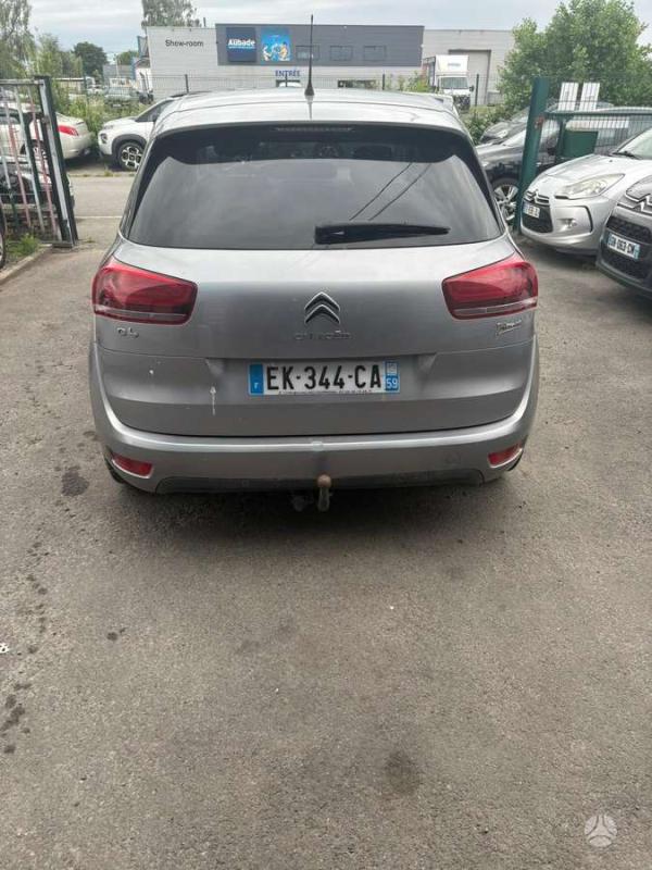Pelēks Citroen c4-picasso 2017 Kauņa, ar dzinēja tilpumu 1.20 L un nobraukumu 118 tūkst. km par 5590 €, foto 6 vietnē AUTOMOTO.COM.LV