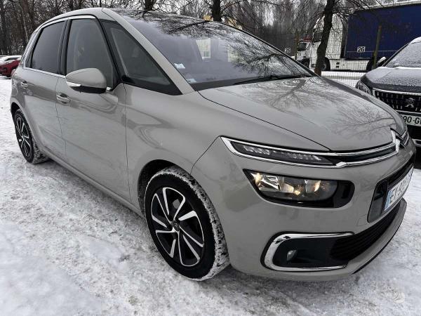 Grey Citroen c4-picasso 2018 in Taurage, with an engine capacity of 1.20 L and mileage of 128 thousand km for 4900 €, photo 2 on AUTOMOTO.COM.LV