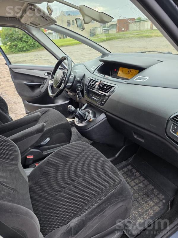 Pelēks Citroen c4-picasso 2004 Liepāja, ar dzinēja tilpumu 1.60 L un nobraukumu 245 tūkst. km par 1200 €, foto 5 vietnē AUTOMOTO.COM.LV