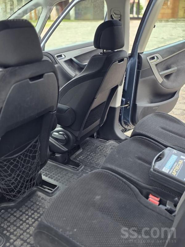 Pelēks Citroen c4-picasso 2004 Liepāja, ar dzinēja tilpumu 1.60 L un nobraukumu 245 tūkst. km par 1200 €, foto 8 vietnē AUTOMOTO.COM.LV