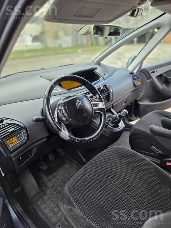Pelēks Citroen c4-picasso 2004 Liepāja, ar dzinēja tilpumu 1.60 L un nobraukumu 245 tūkst. km par 1200 €, foto 10 vietnē AUTOMOTO.COM.LV