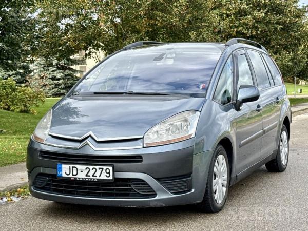 Grey Citroen c4-picasso 2007 in Riga, with an engine capacity of 2.00 L and mileage of 301 thousand km for 990 €, photo 5 on AUTOMOTO.COM.LV