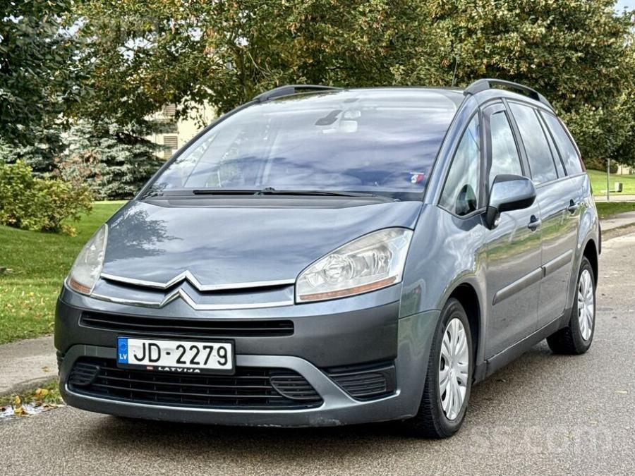 Grey Citroen c4-picasso 2007 in Riga, with an engine capacity of 2.00 L and mileage of 301 thousand km for 990 €, photo 5 on AUTOMOTO.COM.LV