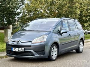 Grey Citroen c4-picasso 2007 in Riga, with an engine capacity of 2.00 L and mileage of 301 thousand km for 990 €, photo 6 on AUTOMOTO.COM.LV