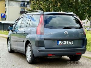 Grey Citroen c4-picasso 2007 in Riga, with an engine capacity of 2.00 L and mileage of 301 thousand km for 990 €, photo 7 on AUTOMOTO.COM.LV