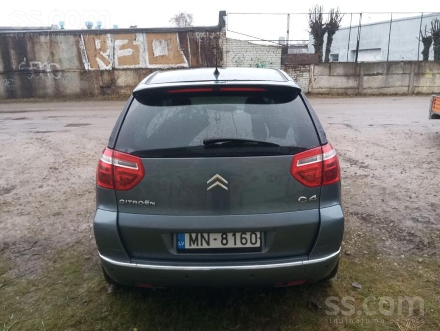 Grey Citroen c4-picasso 2007 in Riga, with an engine capacity of 1.60 L and mileage of 235 thousand km for 2300 €, photo 4 on AUTOMOTO.COM.LV
