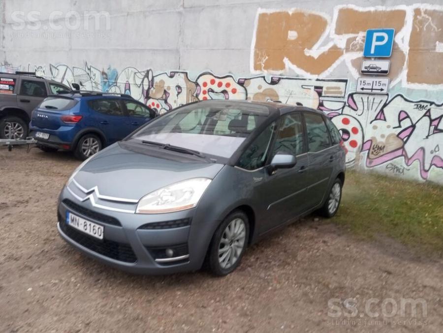 Grey Citroen c4-picasso 2007 in Riga, with an engine capacity of 1.60 L and mileage of 235 thousand km for 2300 €, photo 7 on AUTOMOTO.COM.LV