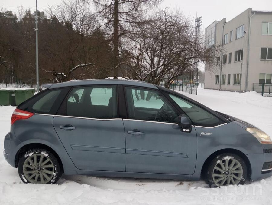 Pelēks Citroen c4-picasso 2007 Rīga, ar dzinēja tilpumu 1.60 L un nobraukumu 235 tūkst. km par 1950 €, foto 2 vietnē AUTOMOTO.COM.LV