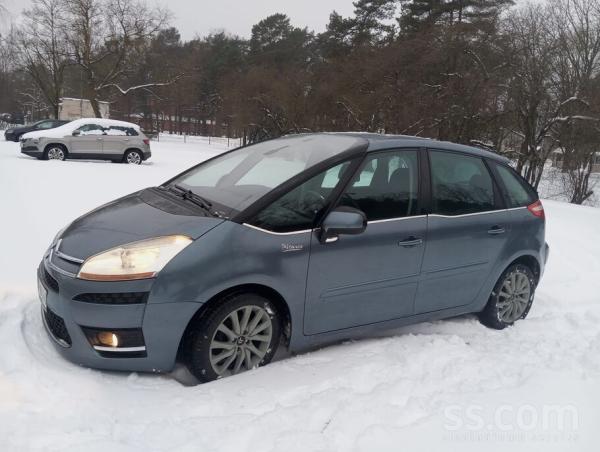 Grey Citroen c4-picasso 2007 in Riga, with an engine capacity of 1.60 L and mileage of 235 thousand km for 1950 €, photo 4 on AUTOMOTO.COM.LV