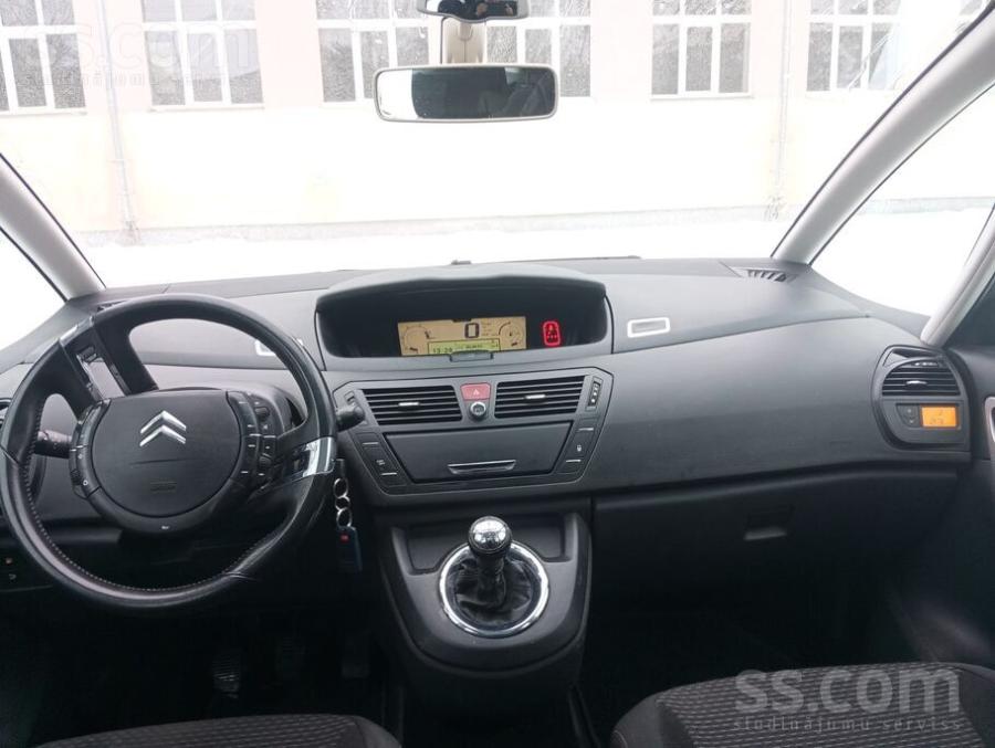 Pelēks Citroen c4-picasso 2007 Rīga, ar dzinēja tilpumu 1.60 L un nobraukumu 235 tūkst. km par 1950 €, foto 7 vietnē AUTOMOTO.COM.LV