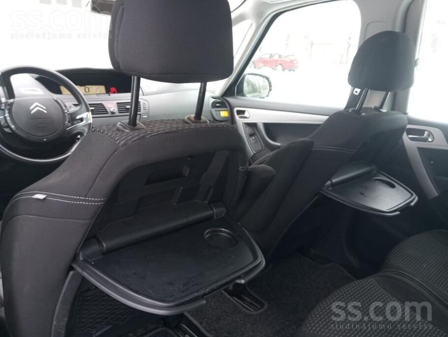 Pelēks Citroen c4-picasso 2007 Rīga, ar dzinēja tilpumu 1.60 L un nobraukumu 235 tūkst. km par 1950 €, foto 9 vietnē AUTOMOTO.COM.LV