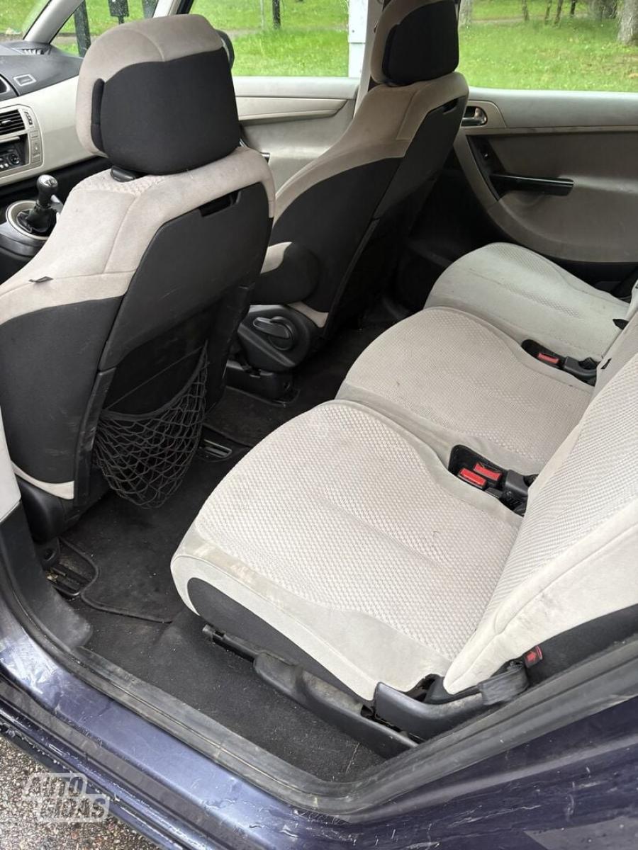 Grey Citroen c4-picasso 2007 in Anyksciai, with an engine capacity of 1.60 L and mileage of 378 thousand km for 800 €, photo 10 on AUTOMOTO.COM.LV