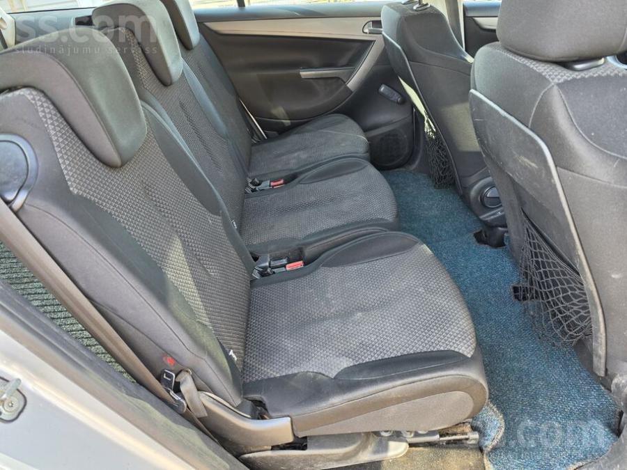 Pelēks Citroen c4-picasso 2007 Rēzekne, ar dzinēja tilpumu 1.60 L un nobraukumu 0 tūkst. km par 900 €, foto 17 vietnē AUTOMOTO.COM.LV