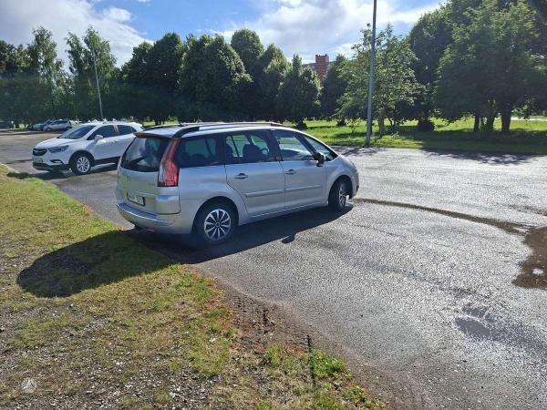 Grey Citroen c4-picasso 2007 in Siauliai, with an engine capacity of 2.00 L and mileage of 280 thousand km for 1850 €, photo 2 on AUTOMOTO.COM.LV