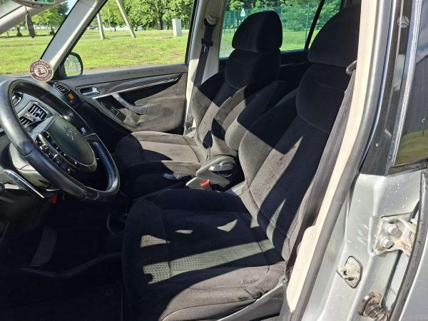 Grey Citroen c4-picasso 2007 in Siauliai, with an engine capacity of 2.00 L and mileage of 280 thousand km for 1850 €, photo 5 on AUTOMOTO.COM.LV