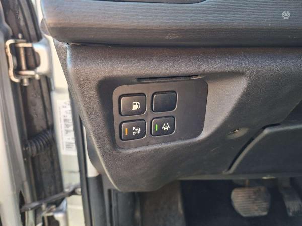 Grey Citroen c4-picasso 2007 in Siauliai, with an engine capacity of 2.00 L and mileage of 280 thousand km for 1850 €, photo 8 on AUTOMOTO.COM.LV