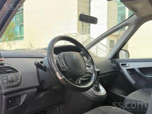 Grey Citroen c4-picasso 2007 in Riga, with an engine capacity of 1.60 L and mileage of 0 thousand km for 2500 €, photo 5 on AUTOMOTO.COM.LV