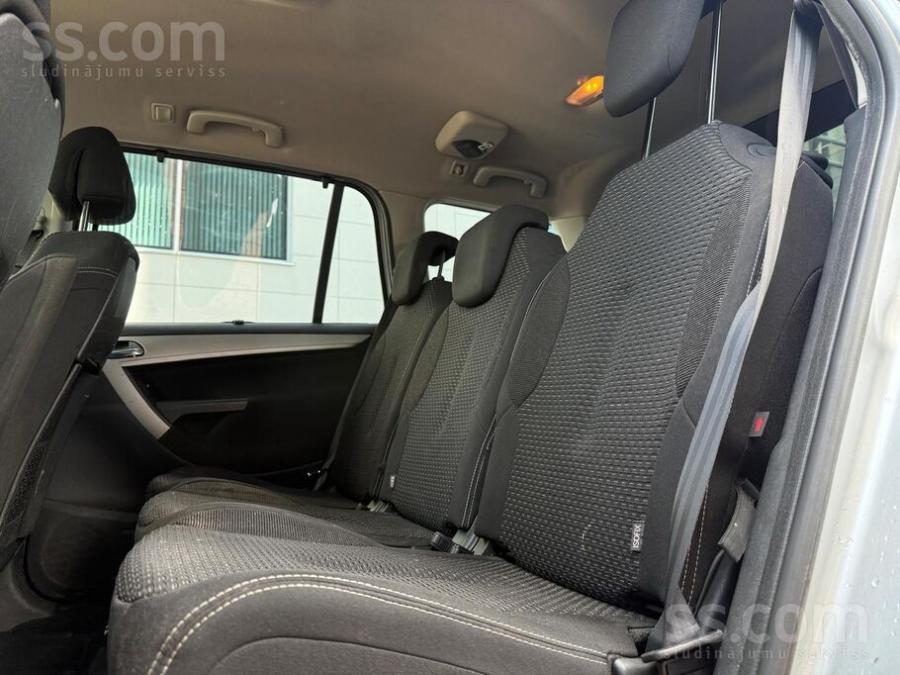 Grey Citroen c4-picasso 2007 in Riga, with an engine capacity of 1.60 L and mileage of 0 thousand km for 2500 €, photo 7 on AUTOMOTO.COM.LV