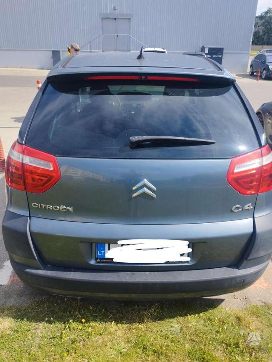 Pelēks Citroen c4-picasso 2007 Kauņa, ar dzinēja tilpumu 1.60 L un nobraukumu 261 tūkst. km par 1350 €, foto 1 vietnē AUTOMOTO.COM.LV
